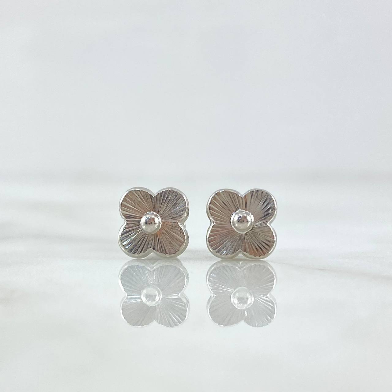 Topos Flor Rayada 0,95gr, 18K Oro Nacional – Napoleone Joyas CO