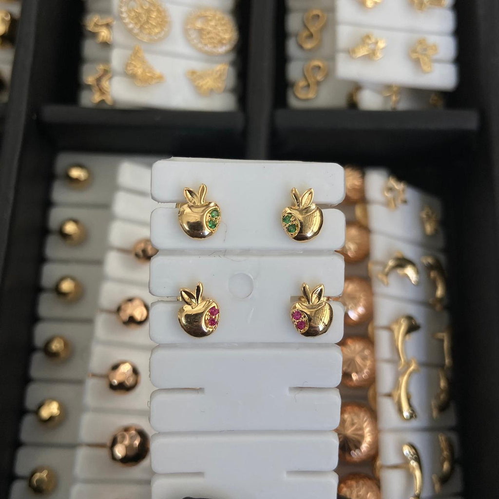 Topos Manzana 0,95gr Circones Rojos Oro Amarillo – Napoleone Joyas